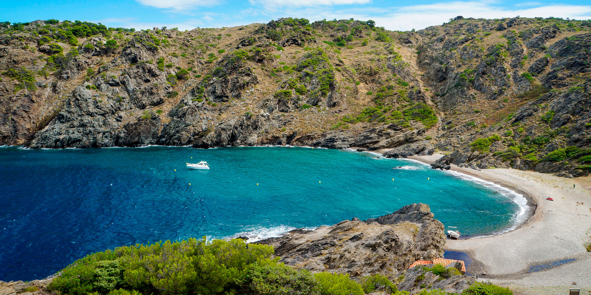Navegando entre cala Montjoi y cala Jóncols | Blog GHT Hotels